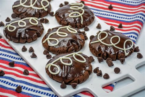 Crumbl Chocolate Mallow Cupcake Cookies Copycat Recipe Life Love Liz