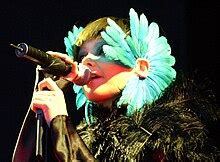 Girlie Wikipedia