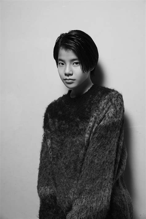 綾瀬はるか × 大沢一菜 それぞれの宇宙 │ Qui Fashion And Culture Media