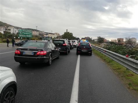 Reggio Calabria Incidente Sulla Statale A Bocale Sul Posto L Ambulanza