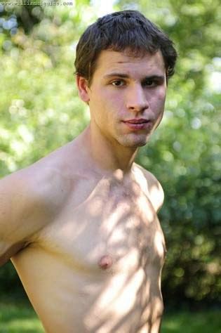Mec Tous Nu Jeune Homme