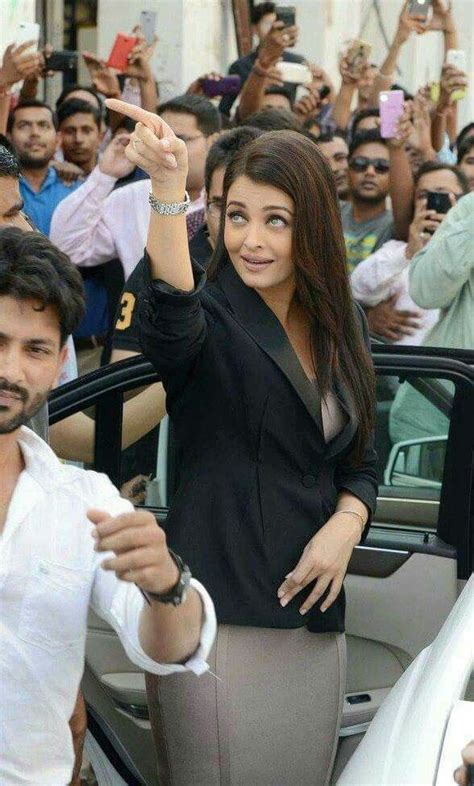 Pin By Abhishek K Singh On Aisshhh Bollywood Celebrities