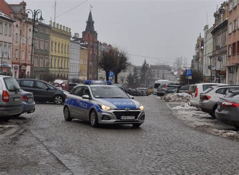 Bardzo prosimy o prawidłowe parkowanie na terenie niemczańskiego Rynku