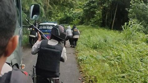 Video Amatir Baku Tembak Polisi Kkb Di Kepulauan Yapen Papua