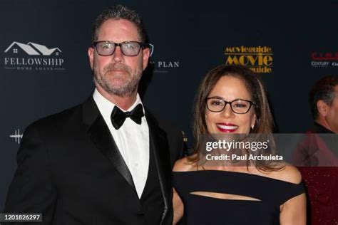 Roxann Dawson Photos And Premium High Res Pictures Getty Images