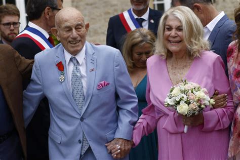A 100 Year Old American Veteran And His 96 Year Old Fiancee Got Married