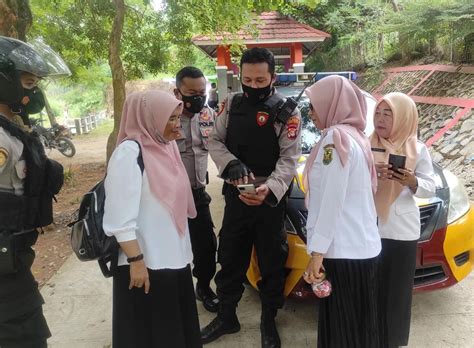 Tim Patroli Samapta Sosialisasi Tentang Pelayan Polri Lewat Aplikasi