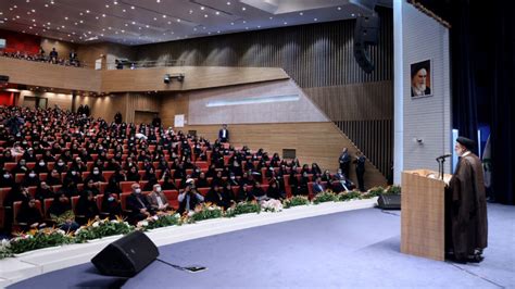صدامات في إيران مع دخول الاحتجاجات أسبوعها الرابع