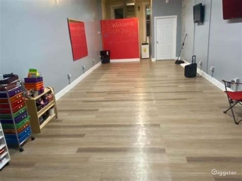 Community Event Space In Jersey City Rent This Location On Giggster