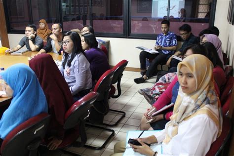 Rizki Nauli Siregar Perubahan Harga Dunia Dan Mobilitas Tenaga Kerja