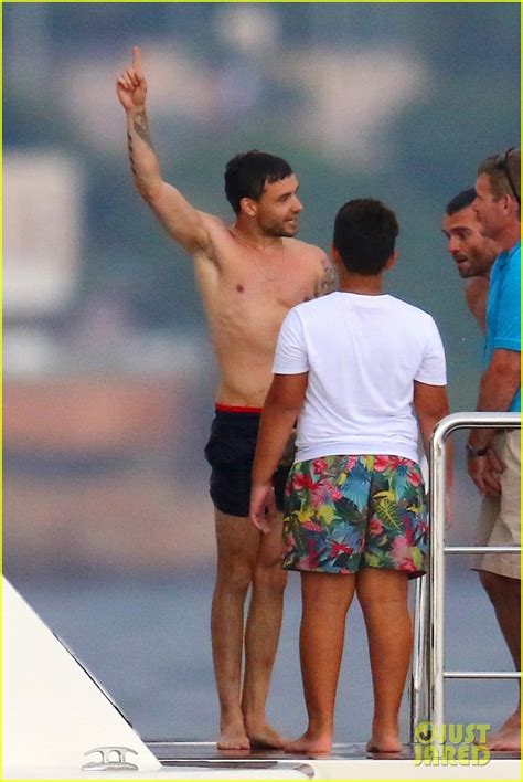 Photo Liam Payne Dances Works Out While Shirtless On A Yacht 81