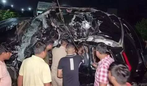 असम गुवाहाटी में भीषण सड़क हादसे में सात छात्रों की मौत Samagra