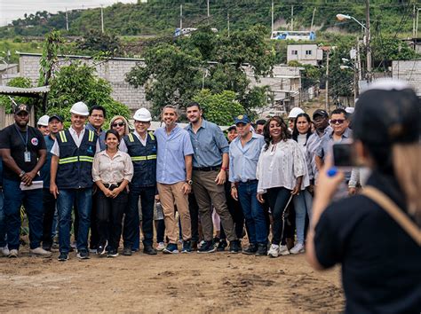 Alcalde Supervisa Avance De Obras En Redes De Alcantarillado Al
