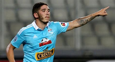 Sporting Cristal Santiago Silva encaró a la hinchada celeste FUTBOL