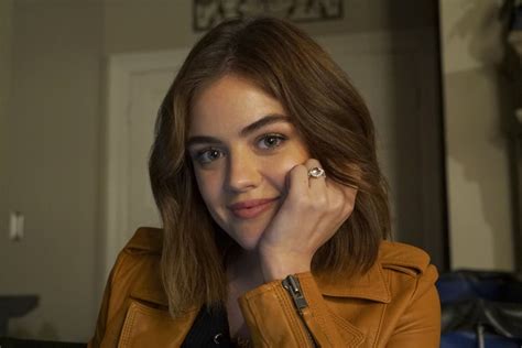 Arias Engagement Ring On Pretty Little Liars Season 7 Popsugar Fashion