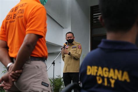 Penyerahan Bantuan Logistik Untuk 10 Lumbung Sosial Ksb Di Provin