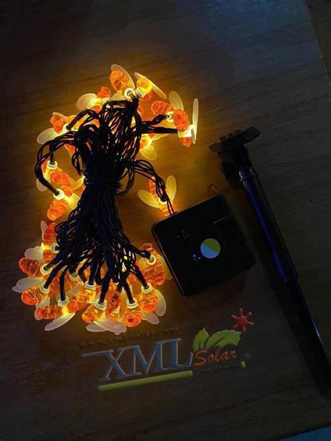 ไฟกระพริบโซล่าเซลล์ ทรงผึ้ง 30 ดวง เเสง เหลืองวอมไวท์ Xml Solar