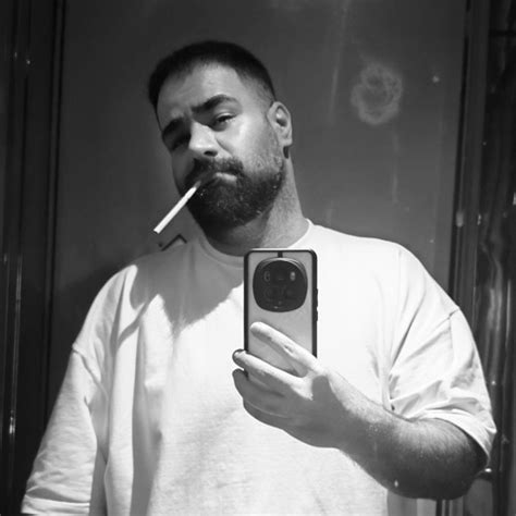 Stream صنممعروفخانیکویردلبازخوانیmp3 By Hadi Rostami Listen