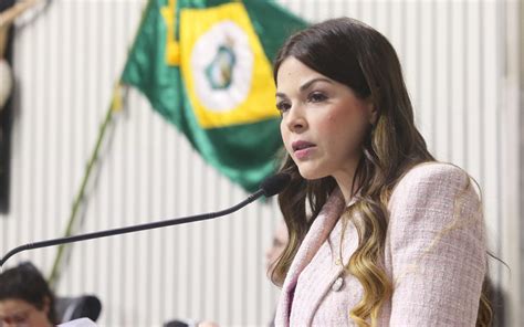 Deputada Relata “etarismo” Contra O Pai Prefeito De Limoeiro Do Norte