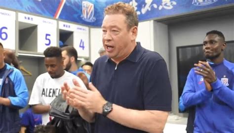 东体预测申花首发：路易斯和谢鹏飞搭档锋线，马纳法伤愈复出