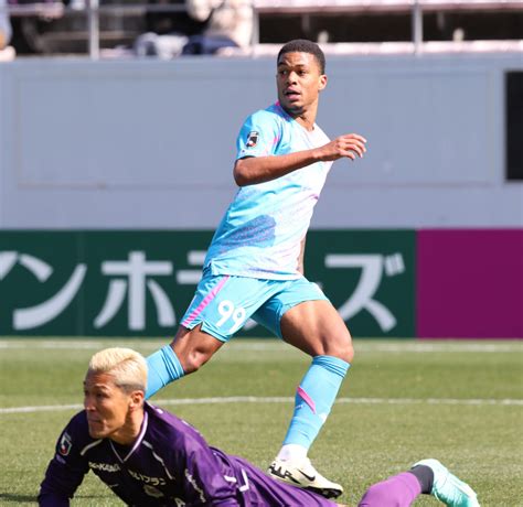 【鳥栖】新加入ブラジル人fw2人の移籍後初得点などで4－0の初勝利 開幕戦逆転負けを教訓に J1写真ニュース 日刊スポーツ