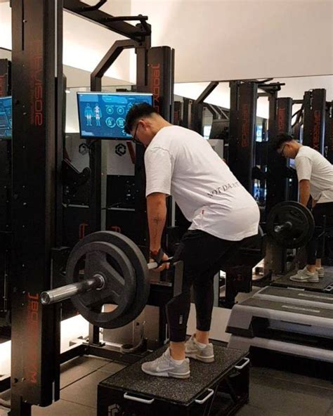 마무리 데드리프트는 저질체력인 나에게 매우 힘든 루틴이다 그래도 하는 이유 나 같은 경우에는 데드리프트를 광배근측면두께