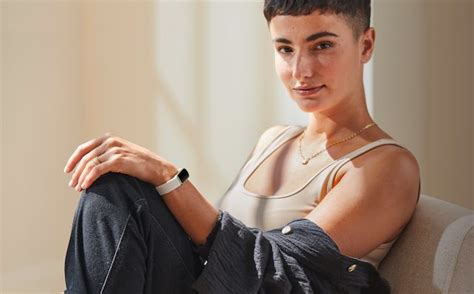 Fitbit Announces ‘luxe Fashion Forward Fitness Tracker • Iphone In