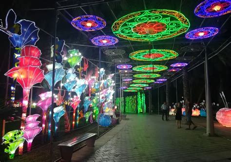 Unity Glow Garden Indias Largest Illuminated Garden At Statue Of Unity