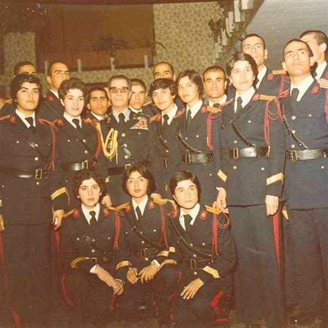 تاریخ و فرهنگ و هنر عکس یادگاری دانشجویان دختر و پسر دانشکده افسری