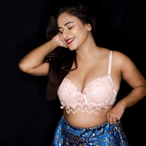 Muskaan Agarwal Bold And Intimate Scenes In Charmsukh Live Streaming