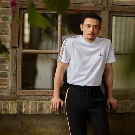 比音勒芬 绵绵雨季，清爽穿搭正当时adidasgucci测评