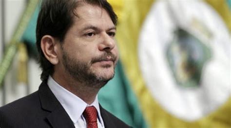 Blog do Mino anuncia mais um escândalo envolvendo o governador Cid