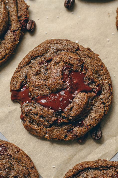 Salted Dark Chocolate Chunk Espresso Cookies Healthienut