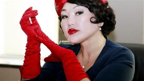 Яруу найрагч Ц Хуланд холбогдох хэргийн шүүх хурал энэ сарын 30 н хүртэл хойшиллоо