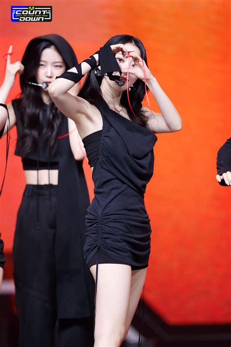 230511 Sakura Unforgiven Feat Nile Rodgers Encore Fancam