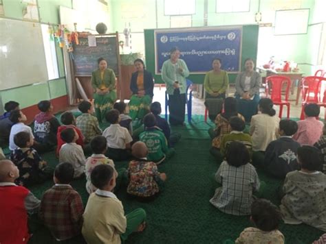 ရွှေတောင်မြို့နယ်တွင် အမက ဝါးလည် ၌ နယ်လှည့်စာကြည့်တိုက် ၊နံရံကပ်စာစောင