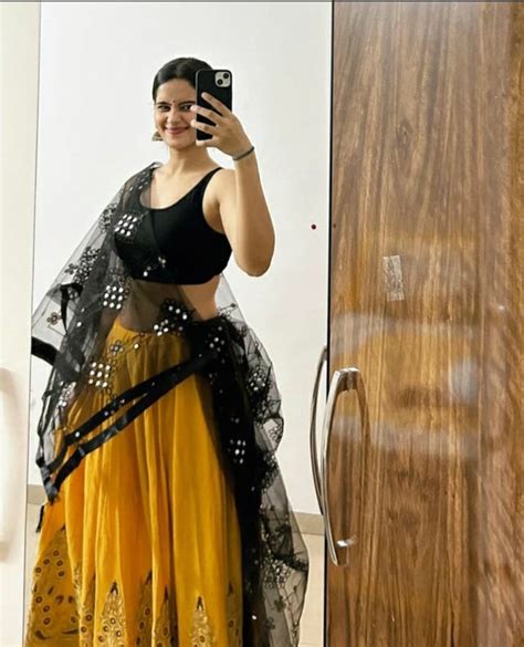Beautiful Nandini Singh Rfaptodesi