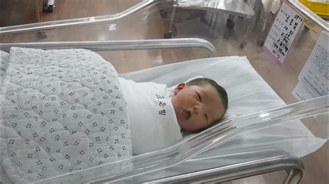 처음으로 베베율이 엄마 아빠를 본날 Youtube