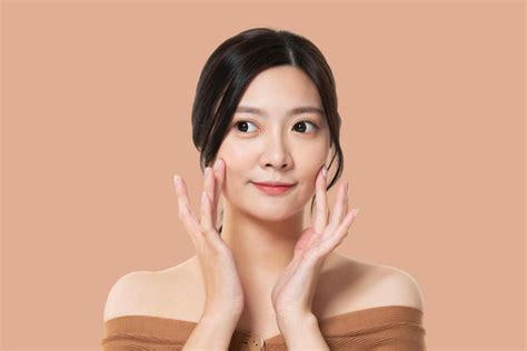 5 Rekomendasi Skincare Untuk Mencerahkan Kulit Wajah