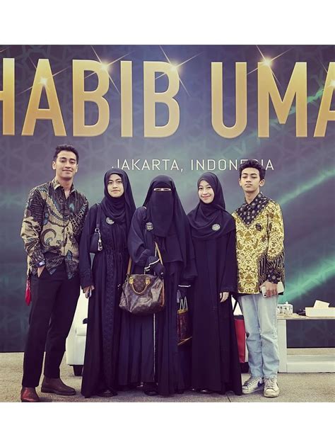 10 Potret Artis Hadiri Safari Dakwah Habib Umar Marsha Timothy Jadi