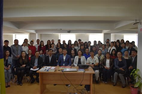 Эртэч хүн өглөөний уулзалт Зочин илтгэгч М Баянмөнх · Удирдлагын академи Түүхэн баримтууд · УА