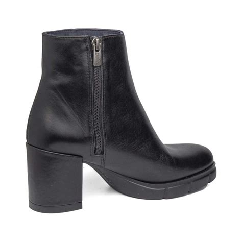 Botin Mujer Callaghan Pandora Negro Elaborado En Piel Natural
