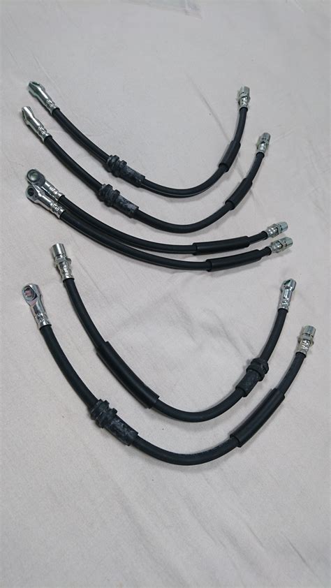 Rubber Flexi Brake Hose OE Spec With Locating Hole