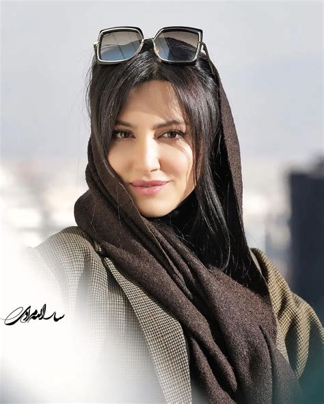 سمیرا حسینی با یه تُن میکاپ و گیس های خیاری رو کم میکنه ناجور؛ فاز سنگینت چند خانوووم