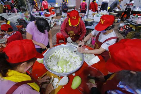 狂吸百萬人！ 大甲媽和你逗陣「惜福」人生 觀傳媒