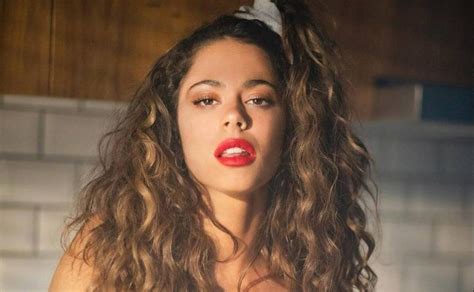 Tinil Tini Stoessel así es la chica Disney pareja de Rodrigo de