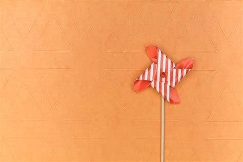 How To Build A DIY Windmill For Energy Off The Beaten Grid