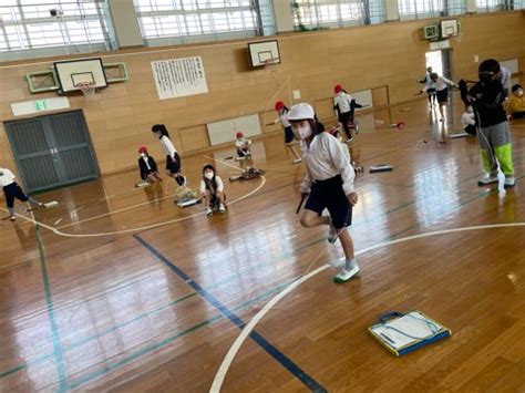 3年生なわとびの記録に挑戦 津島市立南小学校