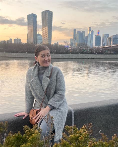 Москва сжирает людей и выплёвывает пишет мой подписчик из Красноярска Либо сжирает либо