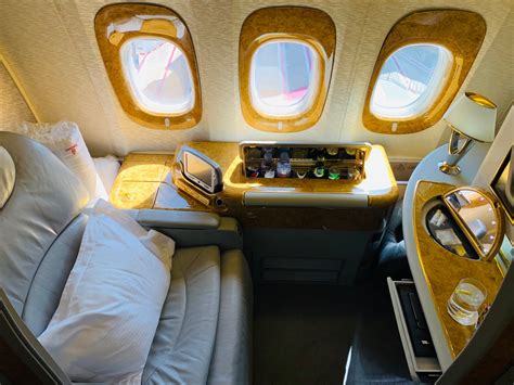 Review Emirates Ek417 First Class Boeing 777 300er Sydney To Dubai